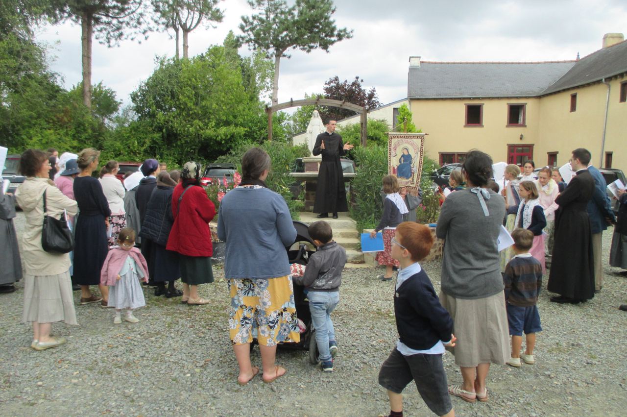 Nos prêtres – Notre-Dame des Dons